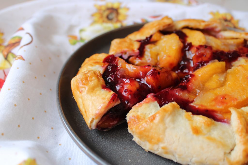 Rustic Peach Berry Pie - Cooking My Pounds Off